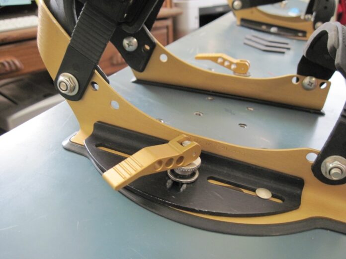Snowboard Bindings - Function and 5 Types of Snowboarding Bindings ...