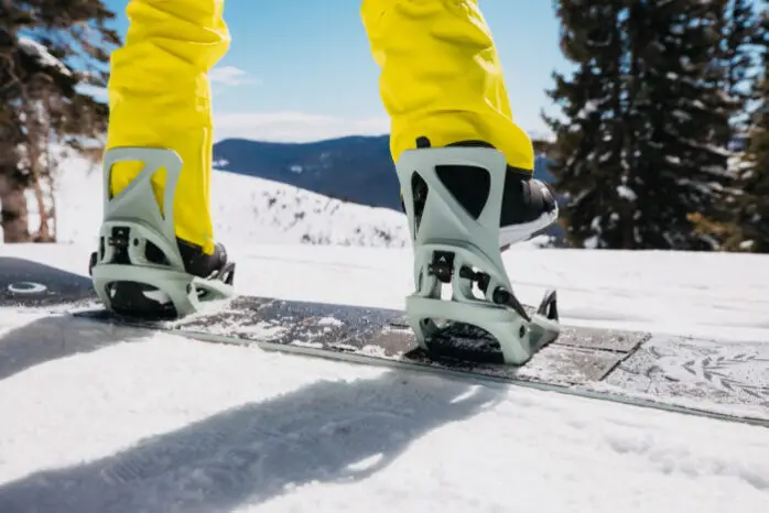 Snowboard Bindings - Function and 5 Types of Snowboarding Bindings ...