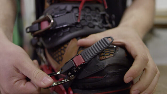 Snowboard Bindings - Function and 5 Types of Snowboarding Bindings ...