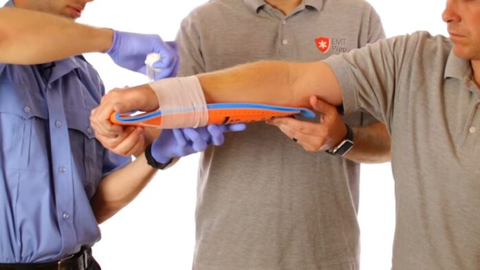 Fractures & Applying Splints - Snowboarding First Aid Guide